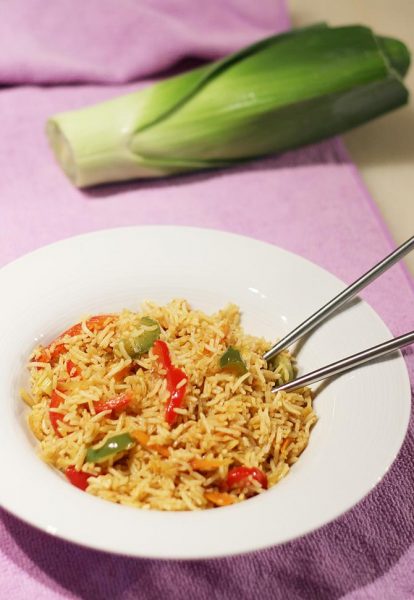 Singapore fried rice recipe | Spicy singapore veg fried rice recipe