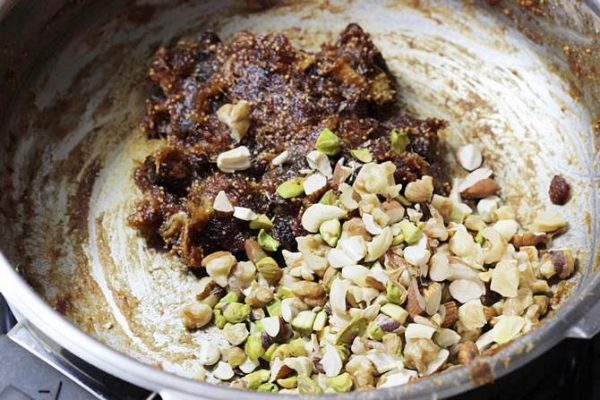Anjeer Barfi (Dry Fig Dessert) - Swasthi's Recipes