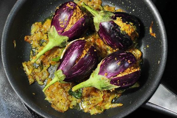 Gutti vankaya kura or curry | Stuffed brinjal curry - Swasthi's Recipes