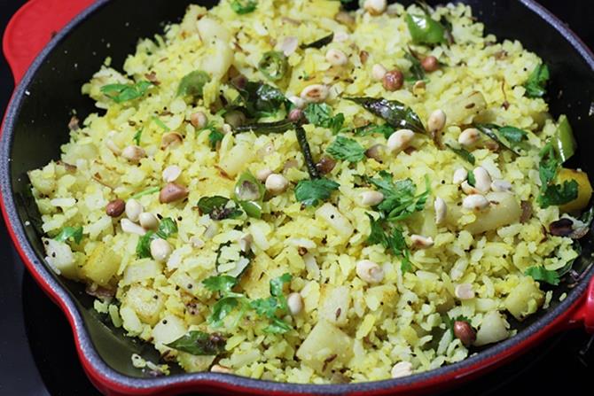 Poha recipe | How to make kanda batata poha for breakfast, snack