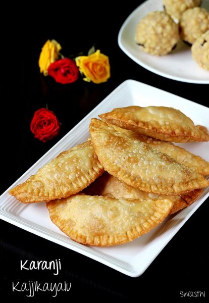 Karanji Recipe (Kajjikayalu) - Swasthi's Recipes