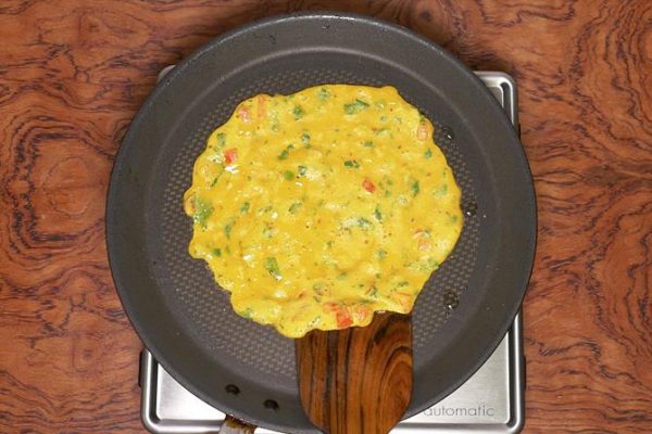 Besan Chilla Recipe (Cheela) - Swasthi's Recipes