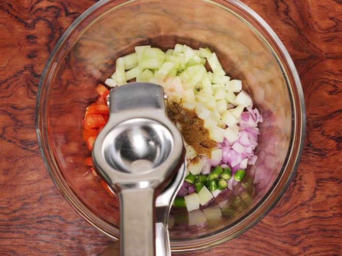 Jhal muri recipe | How to make Jhal muri | Spicy puffed rice chaat