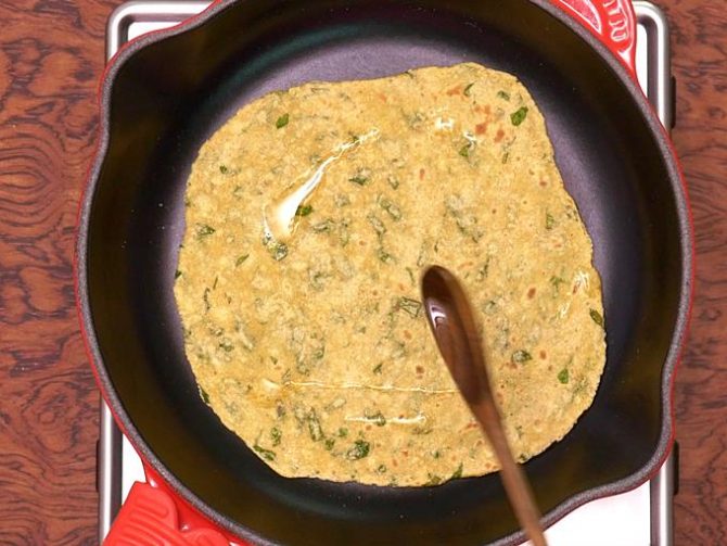 Thepla Recipe - Swasthi's Recipes