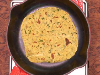 Thepla Recipe - Swasthi's Recipes