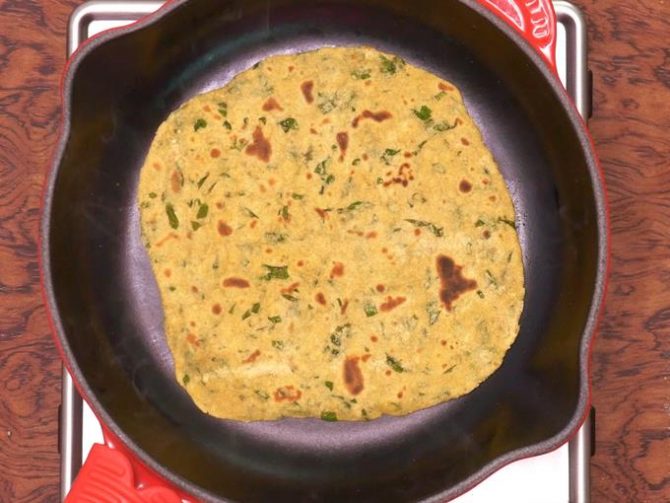 Thepla Recipe - Swasthi's Recipes
