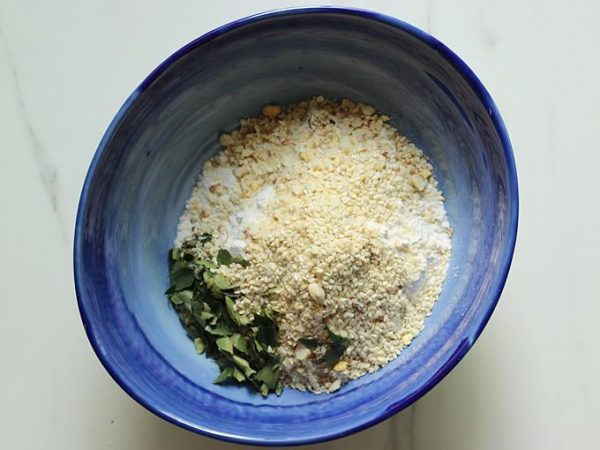 Nippattu recipe | Karnataka style crispy nippattu - Swasthi's Recipes