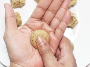 Mathri Recipe (Mathiya) - Swasthi's Recipes