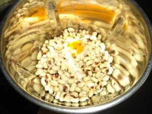 Alasanda Vada | Black Eyed Pea Fritters - Swasthi's Recipes