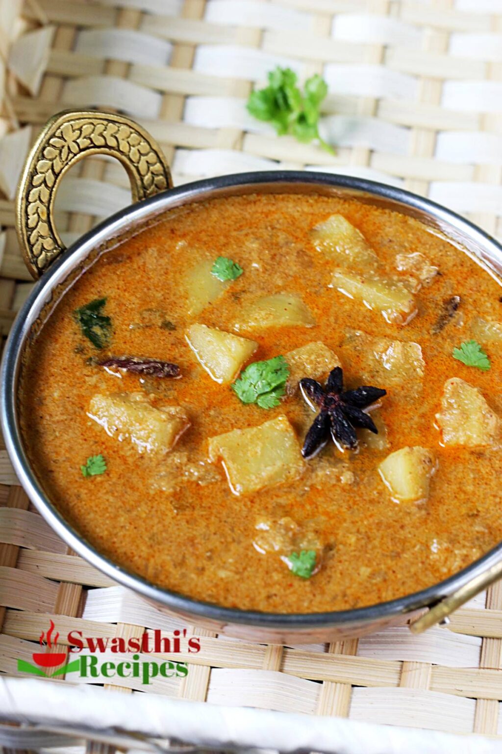 Potato Kurma (Aloo Kurma Recipe) - Swasthi's Recipes
