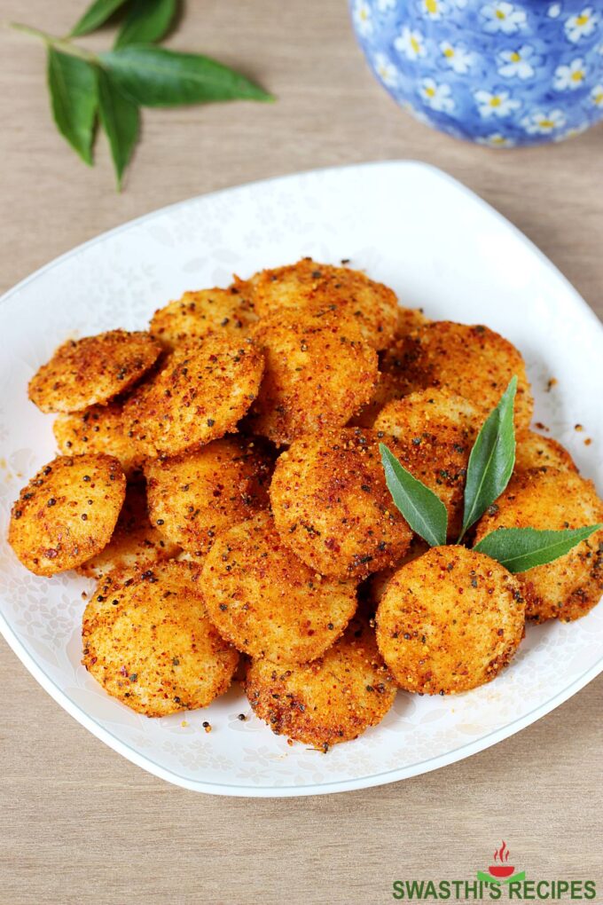 Podi Idli Recipe (Podi Mini Idli) - Swasthi's Recipes