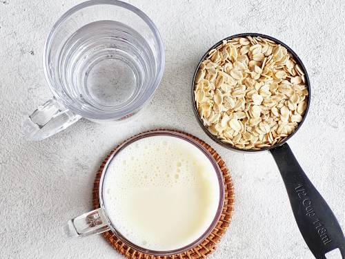 How to Cook Oatmeal (Oatmeal with Milk) - Swasthi's Recipes