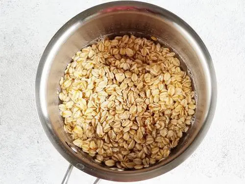 How to Cook Oatmeal (Oatmeal with Milk) - Swasthi's Recipes