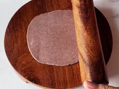 Ragi Roti Recipe (Nachni Roti - 2 ways) - Swasthi's Recipes