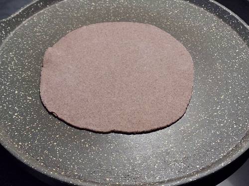 Ragi Roti Recipe (Nachni Roti - 2 ways) - Swasthi's Recipes
