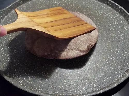 Ragi Roti Recipe (Nachni Roti - 2 ways) - Swasthi's Recipes